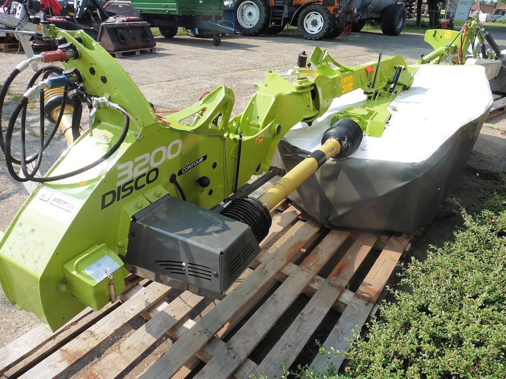 Afgeleverd: Claas Disco 3200 Countour
